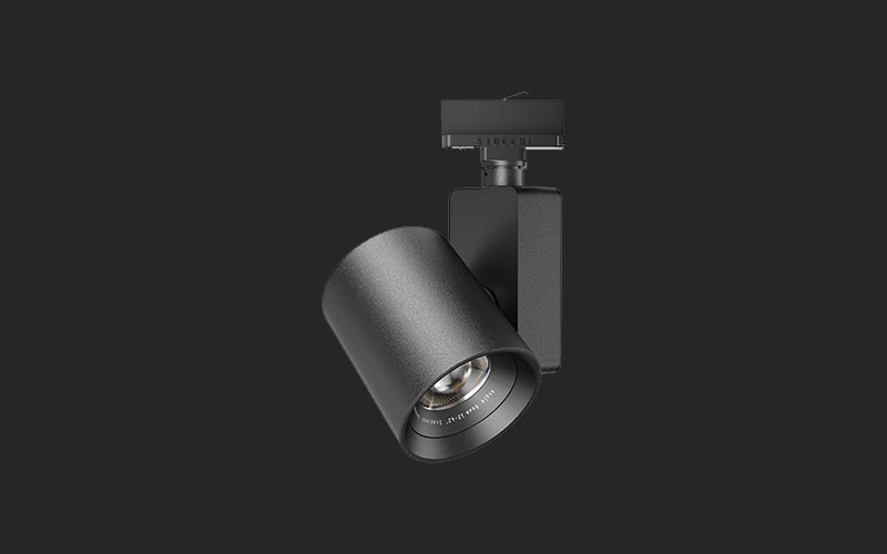 R-130 LED-Strahler mit Fernbedienung und ZOOM-Linse